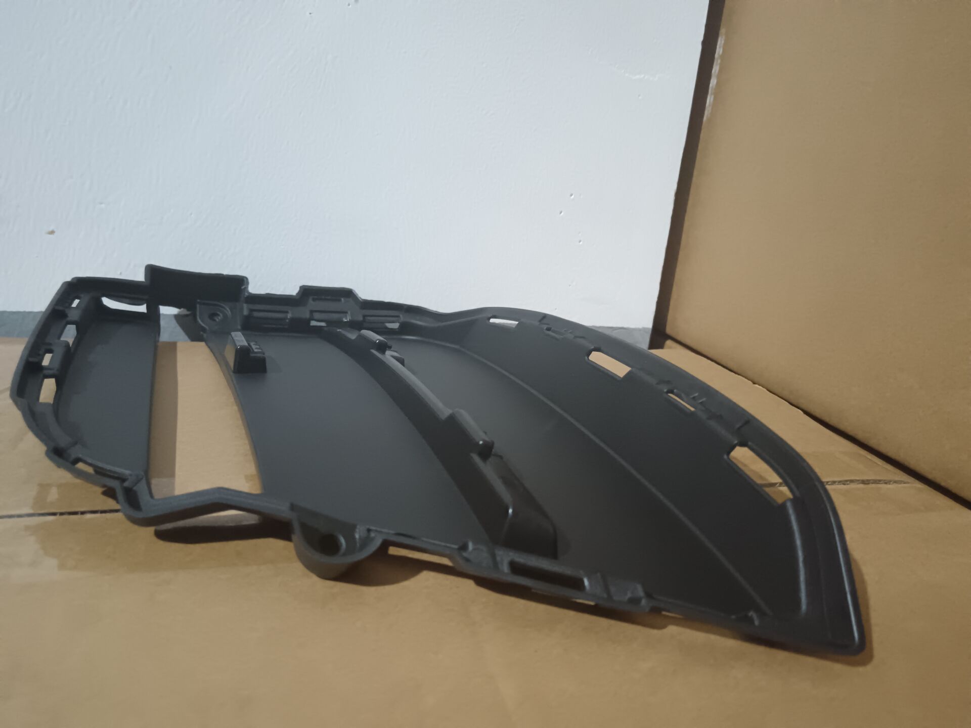 适用于保时捷 18玛卡前杠空气导管 95B121334C R-阿里巴巴