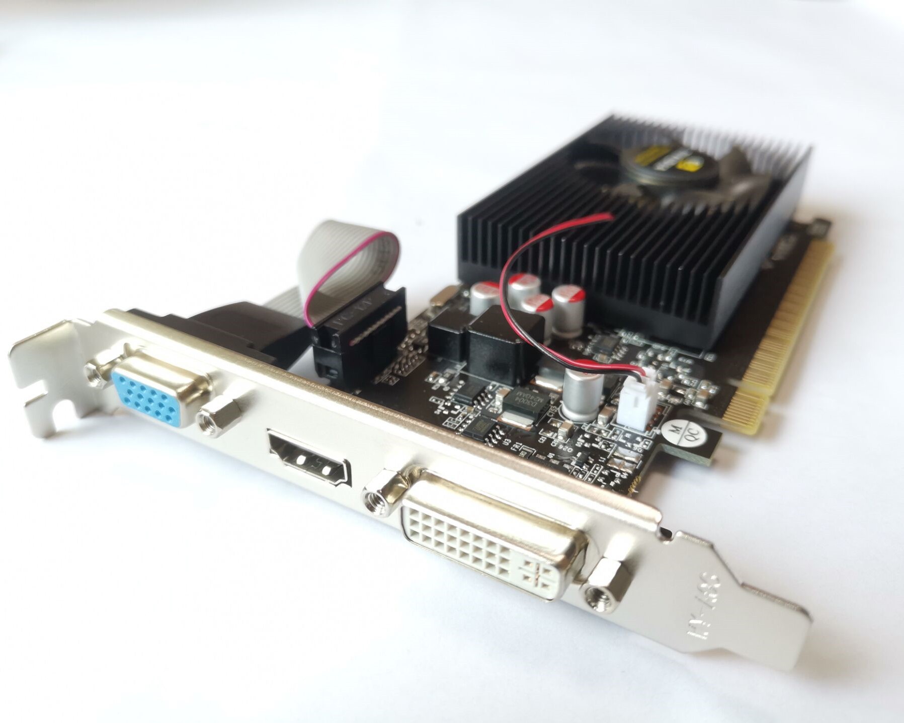 全新GT730显卡 2G台式机 服务器半高显卡 游戏显卡 大小机箱通用-阿里巴巴