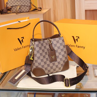 VF华伦梵妮集合链接广州箱包包包女士高级感水桶包bags轻奢女包-阿里巴巴