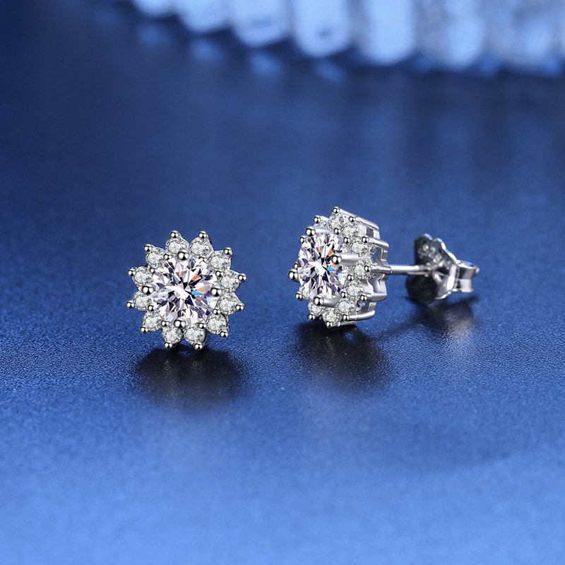 厂价批发纯银S925D色莫桑石太阳花耳钉女18K白金情侣耳环单钻耳饰-阿里巴巴