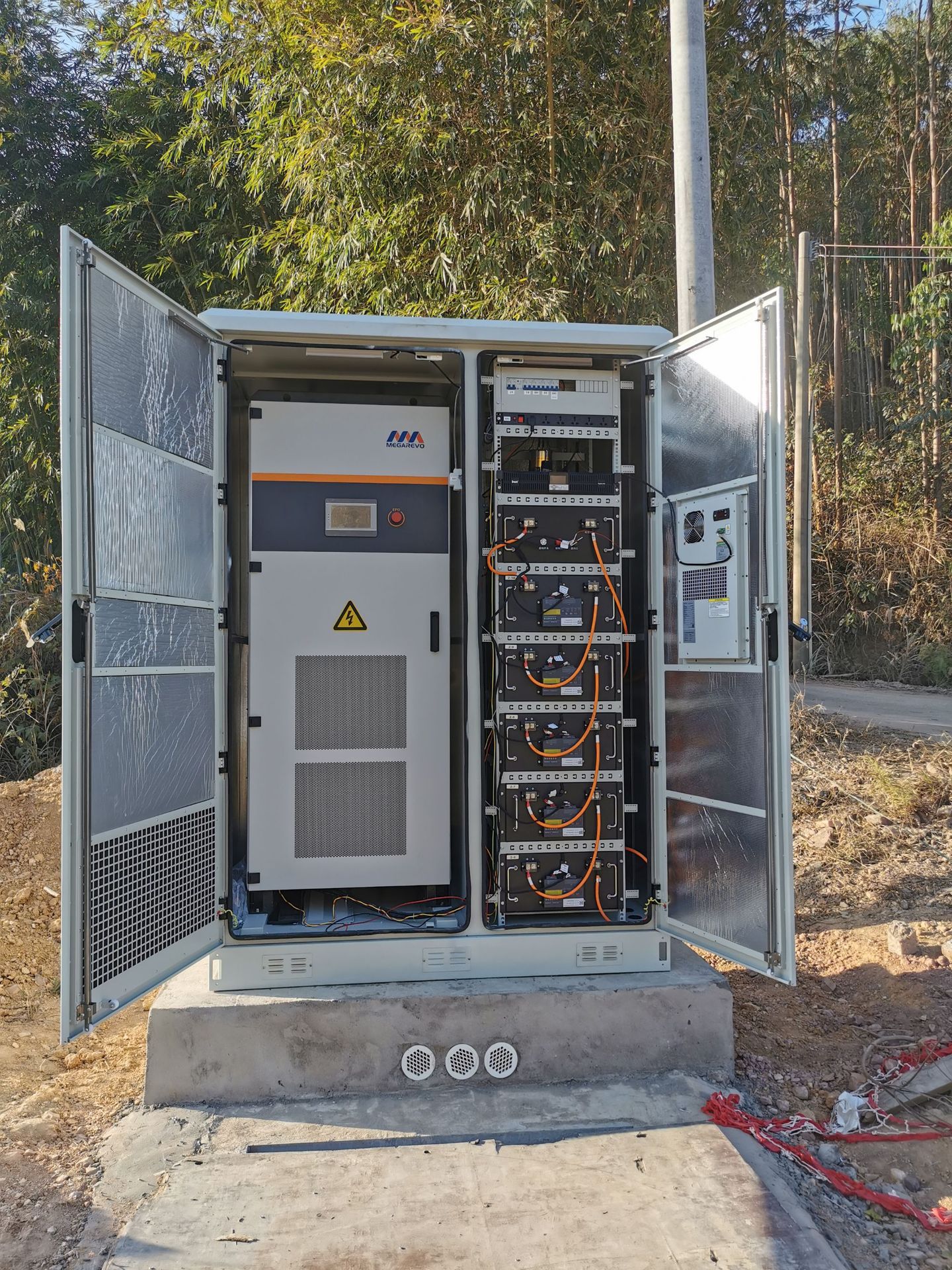 215KWh户外储能柜 东莞寮步户外磷酸铁锂储能电池机柜生产厂家-阿里巴巴