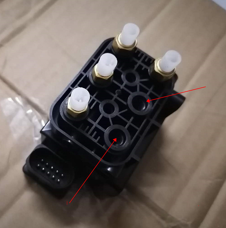 适用于保时捷卡宴 帕拉梅拉Q7悬挂减震打气泵分配阀95835890300-阿里巴巴