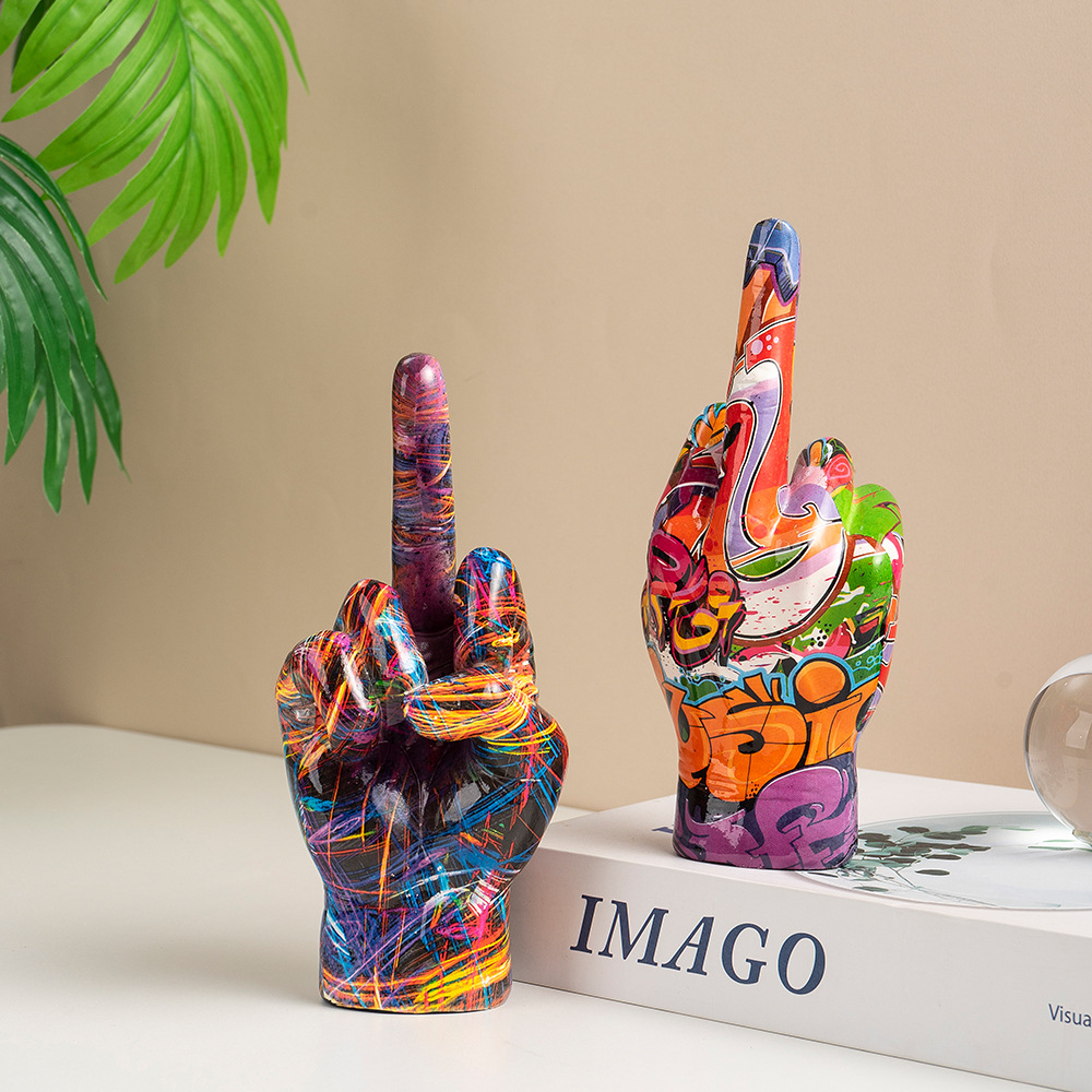 跨境新品创意中指人物手指雕塑摆件家居客厅办公室桌面树脂工艺品-阿里巴巴