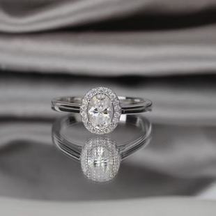 番禺现货光臂微镶蛋面莫桑石女款戒指1-2克拉S925银镀金钢印PT950-阿里巴巴