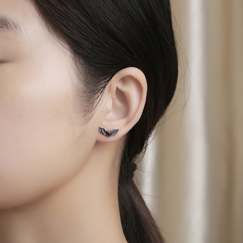 欧美新款耳环 个性精致锆石耳钉 微镶复古翅膀男女钛钢饰品CF144-阿里巴巴