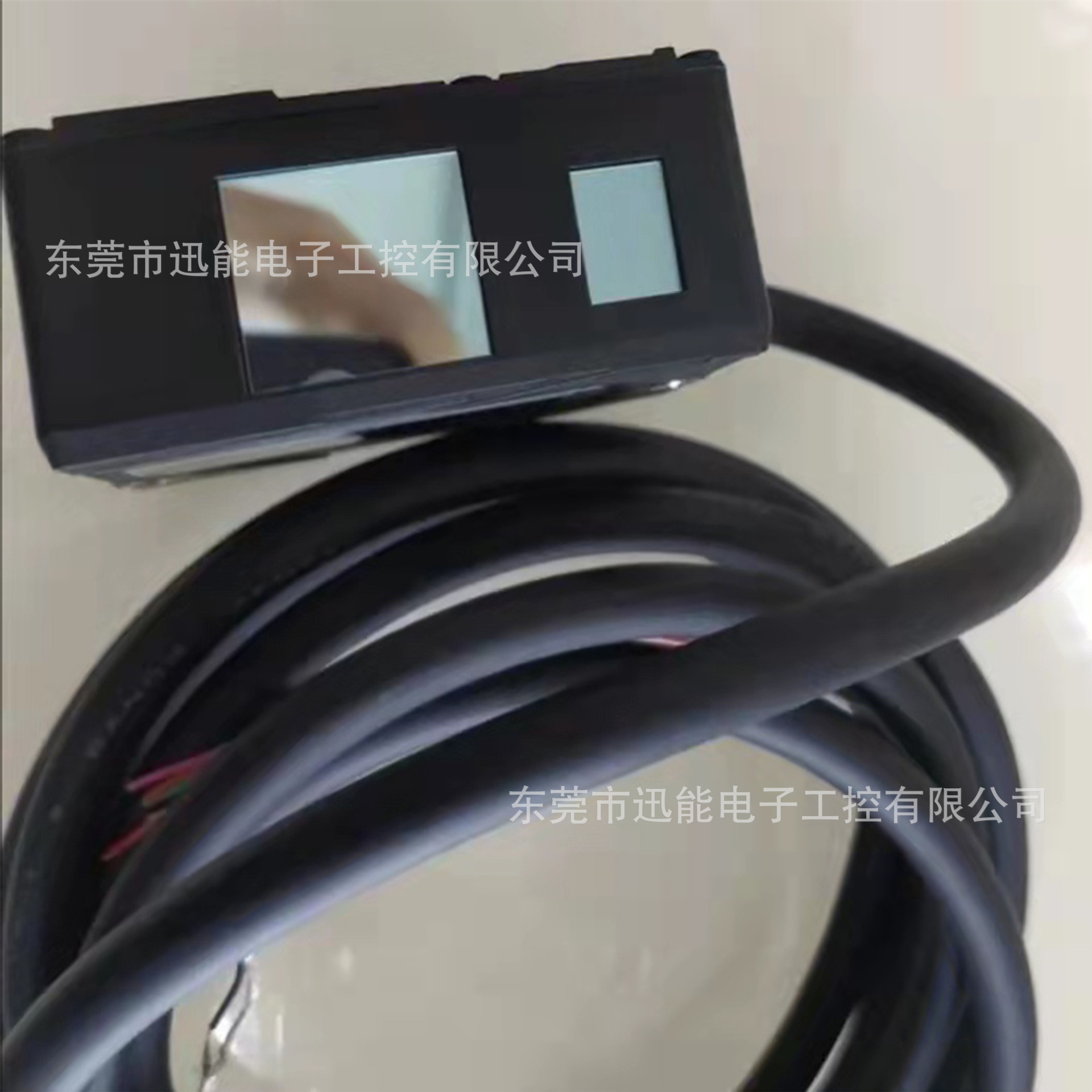 ZX2-LD50欧姆龙拆机9新激光位移传感器议价-阿里巴巴