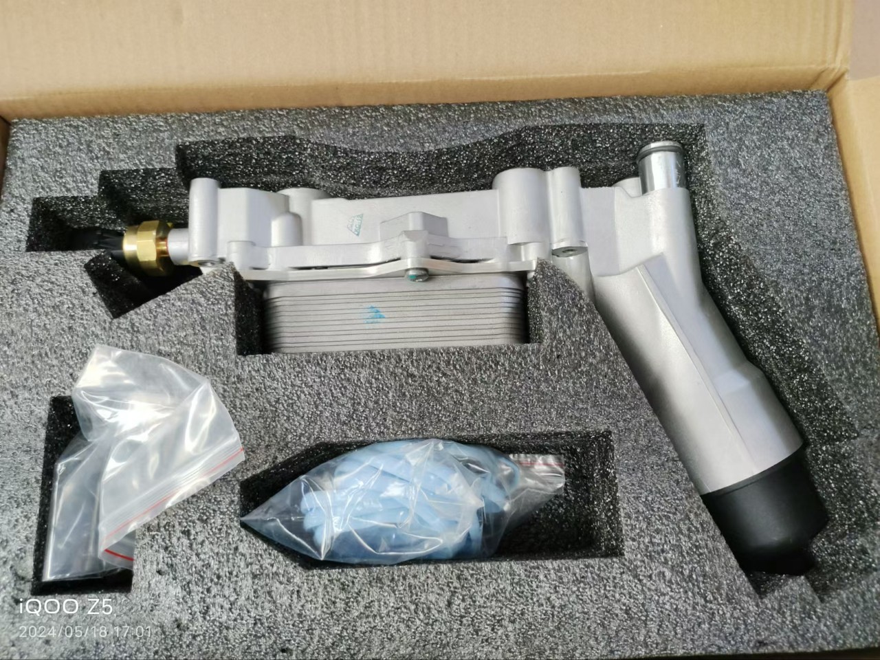 适用于道奇克莱斯勒全铝机油滤清器 机油冷却器总成 68105583AF-阿里巴巴