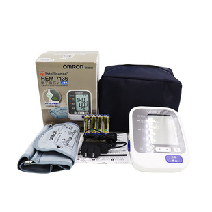 欧姆龙血压计7136日本原装上臂电子血压测量仪全自动测压仪J7136-阿里巴巴