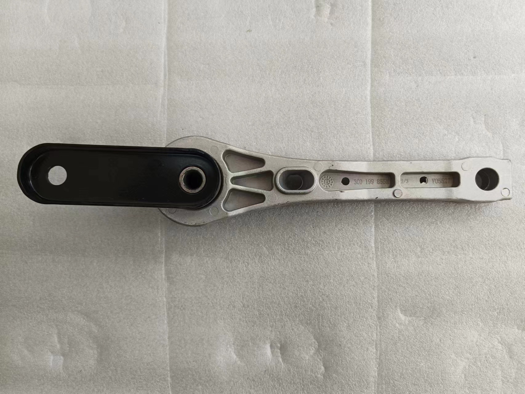 3C0199855M 适用于大众迈腾 CC发动机支架垫 机脚胶 元宝梁支架-阿里巴巴