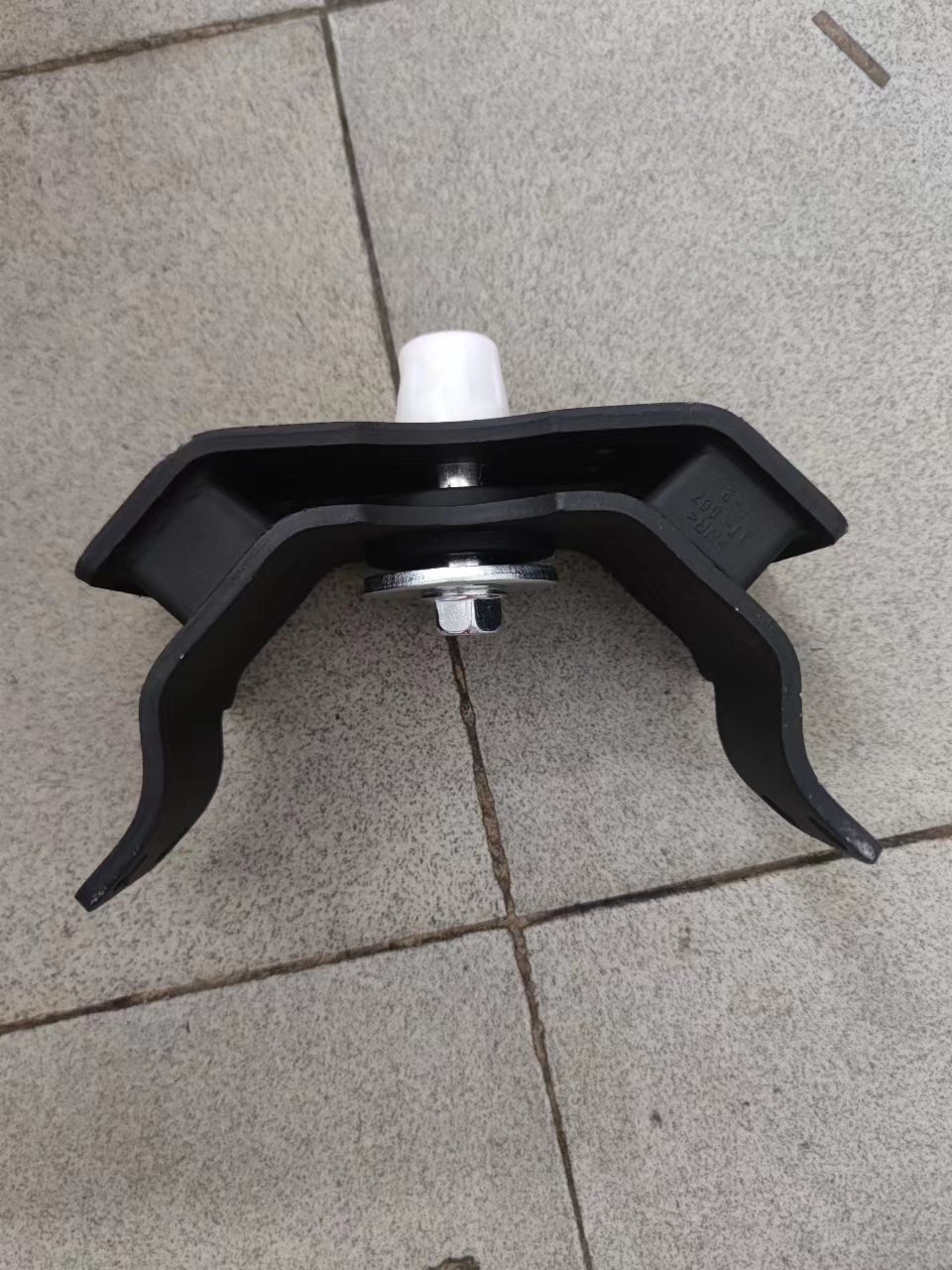 陆地巡洋舰HZJ79的汽车橡胶发动机支架 12371-0L080 1999-2017-阿里巴巴