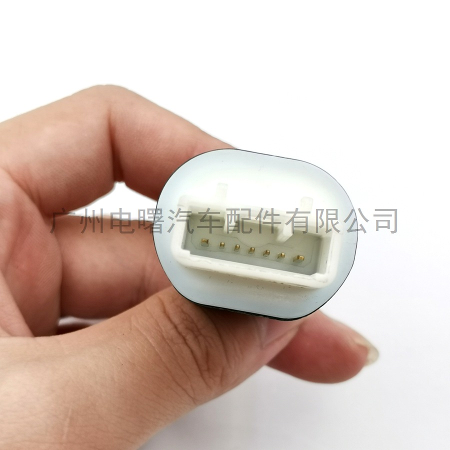 适用于17-19新款凯美瑞刹车灯开关 7插针 84340-09330-阿里巴巴