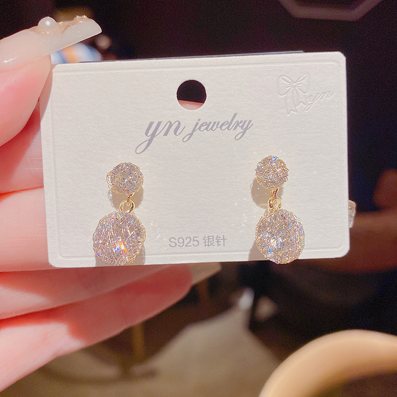 东大门新款潮简约金属网丝锆石耳钉女气质时尚精致小巧银针耳环女-阿里巴巴