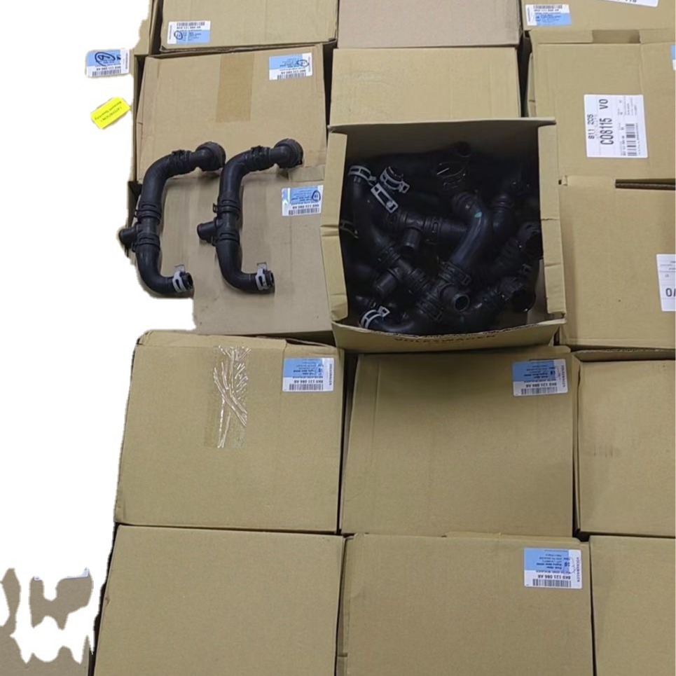 8K0 121 086 AB汽车配件发动机冷却液软管8K0121086AB-阿里巴巴