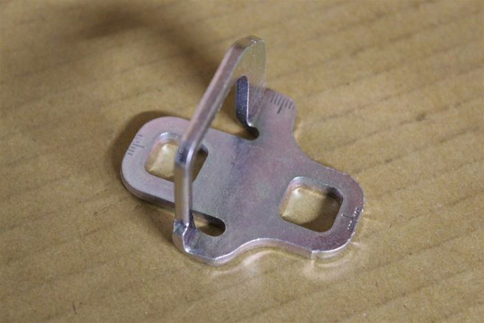 2047580003 适用于奔驰W204 C200 尾门锁扣-阿里巴巴