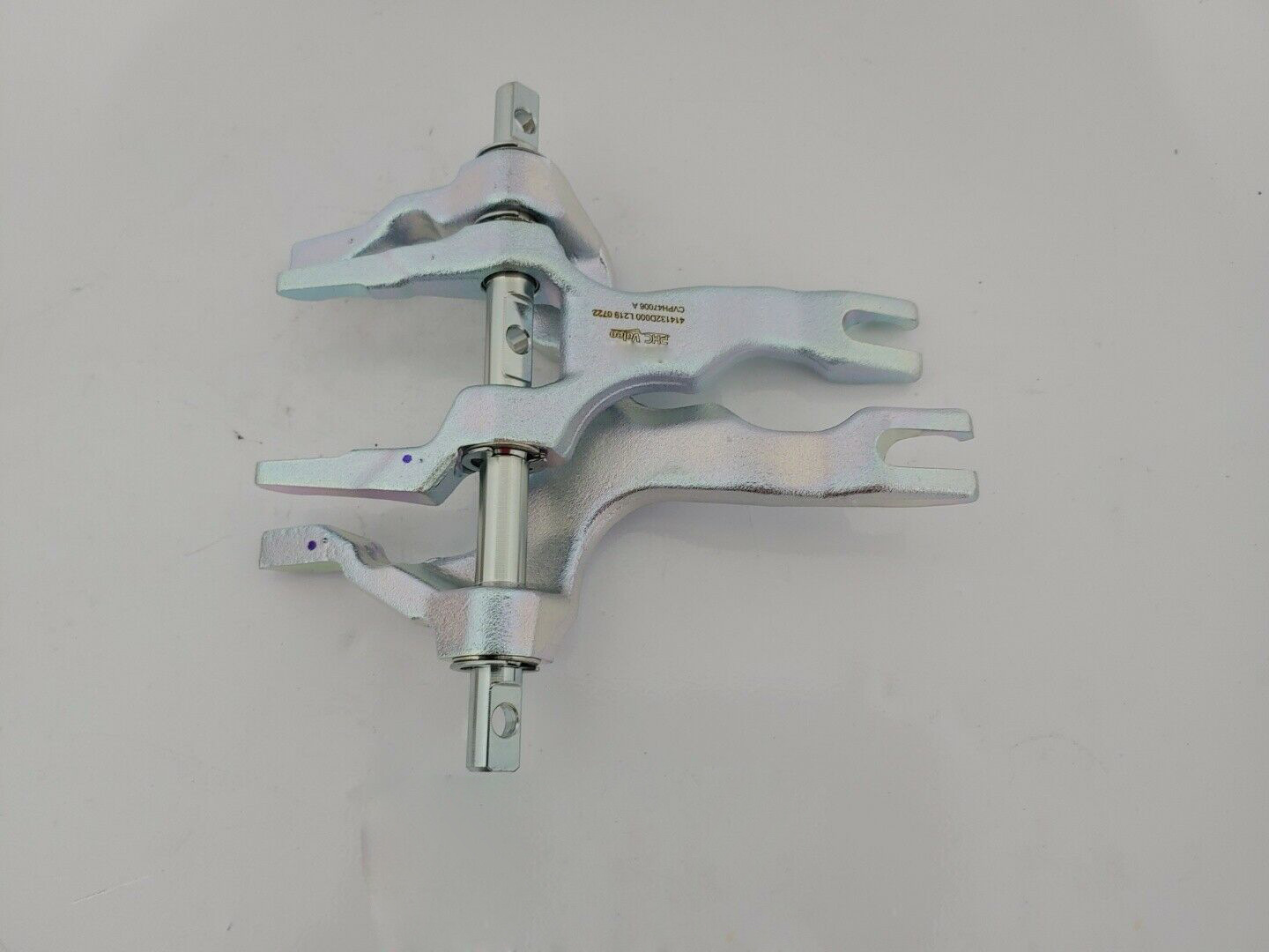 414132D000适用于离合器拨叉Tucson途胜分离拨叉总成领动-阿里巴巴