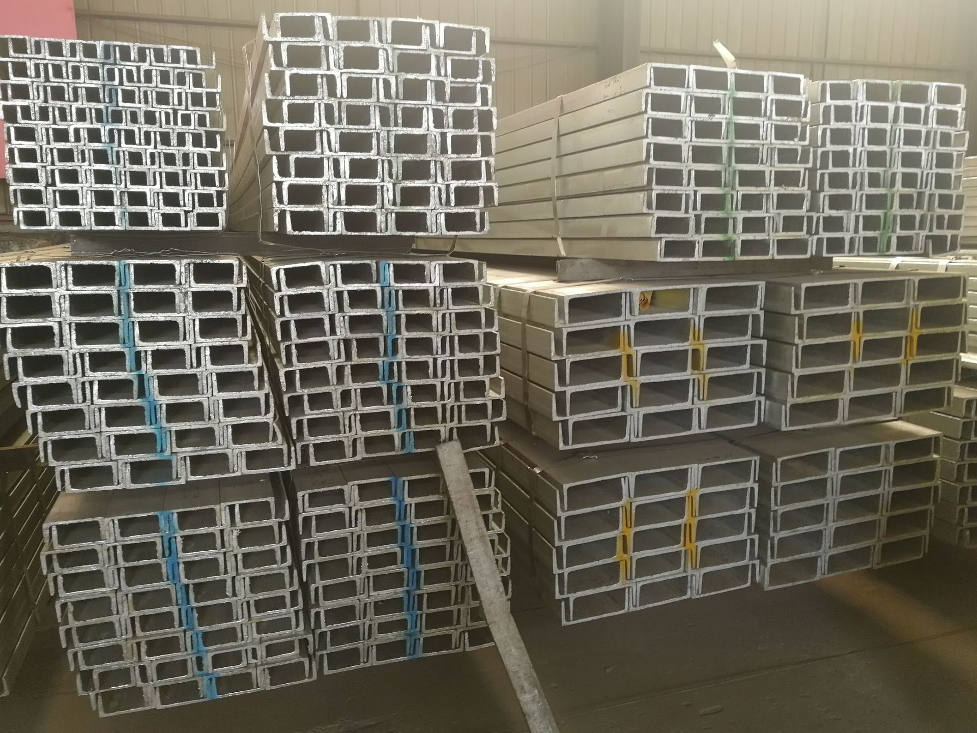 现货批发Q235B国标热镀锌槽钢 10号幕墙专用热轧U型镀锌槽钢厂家-阿里巴巴