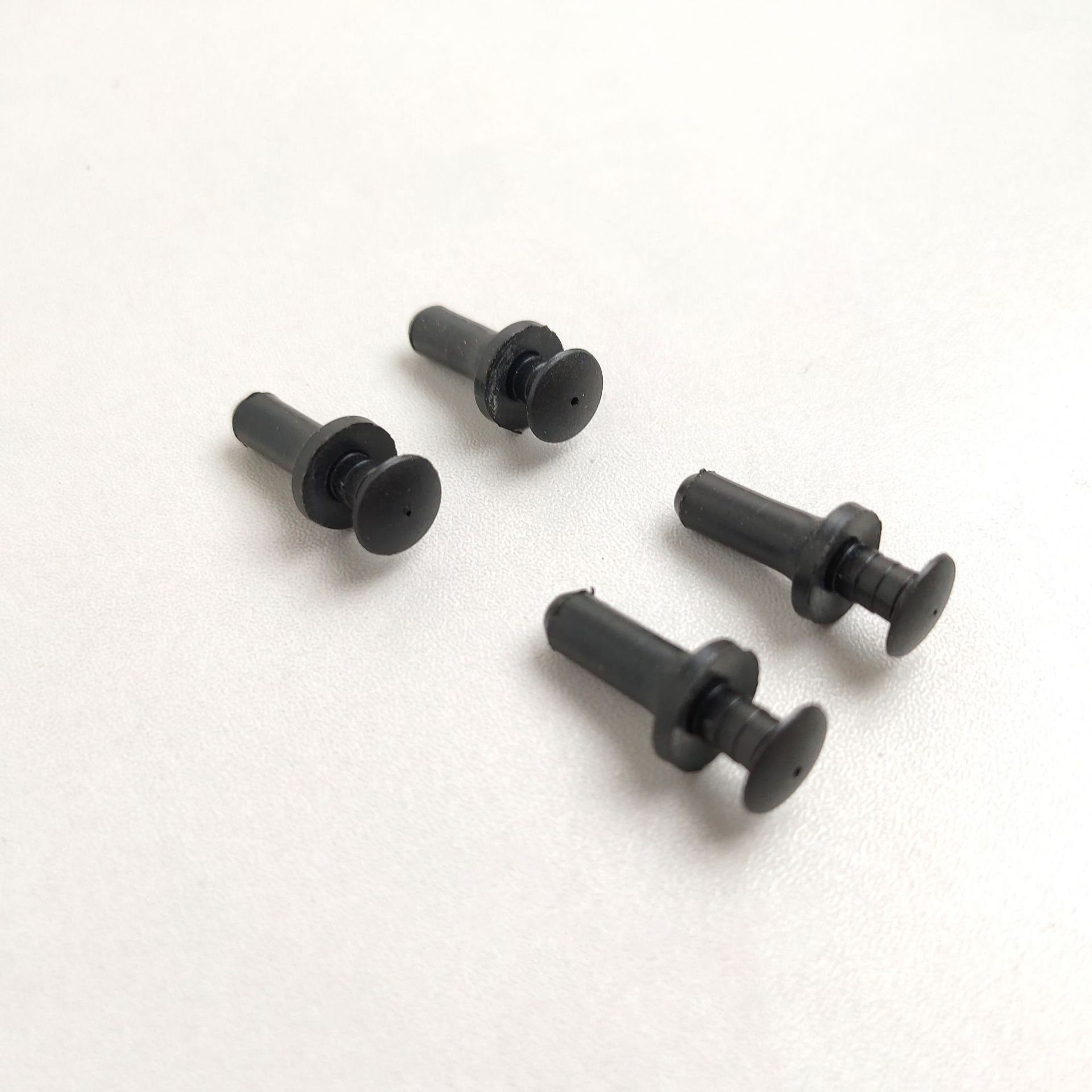 固定夹铆钉 多用途铆钉 适用于奔驰W207W211E63 A0009915940 黑色-阿里巴巴