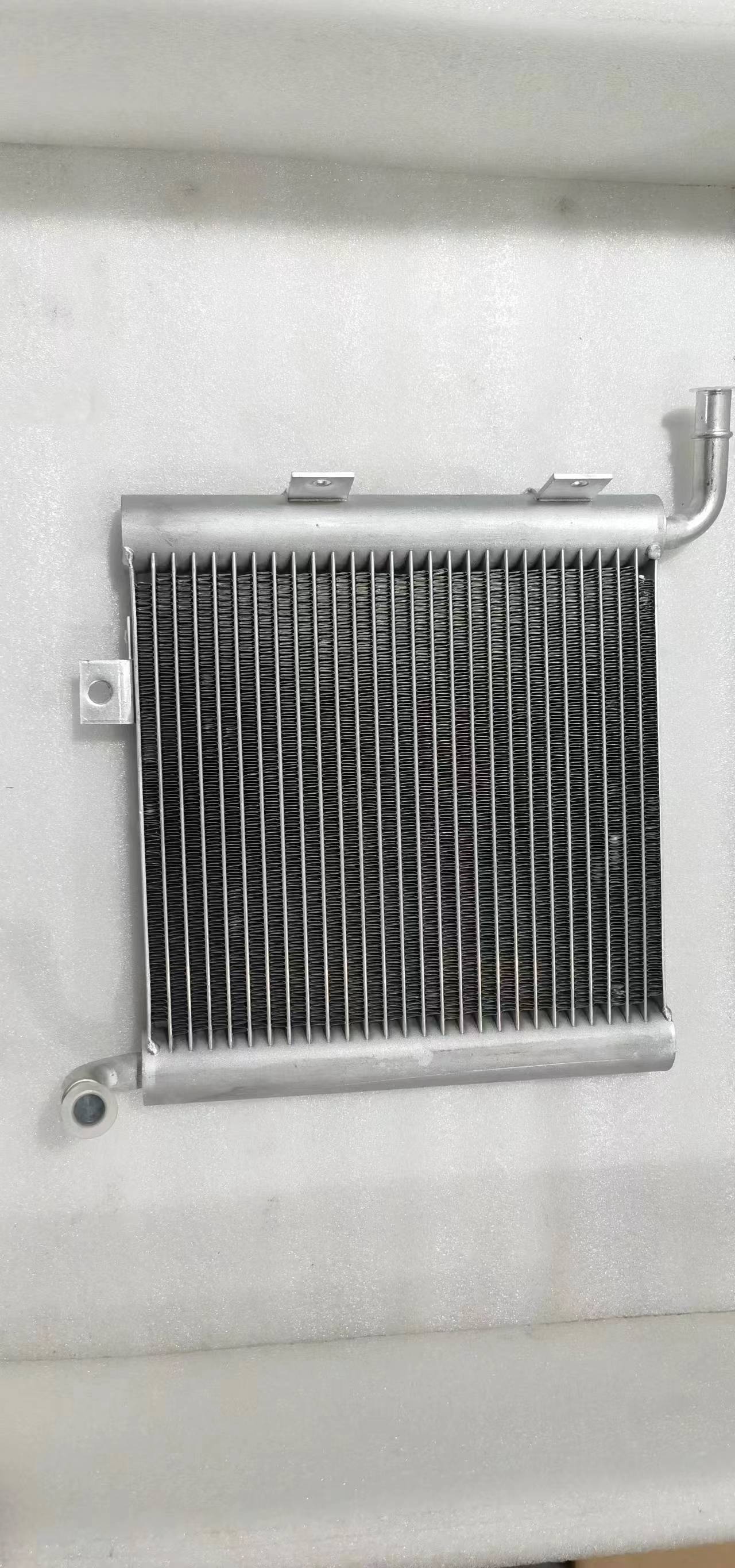 适用于路虎揽胜星脉中冷器 涡轮增压水箱 LR092120 T4A1806-阿里巴巴