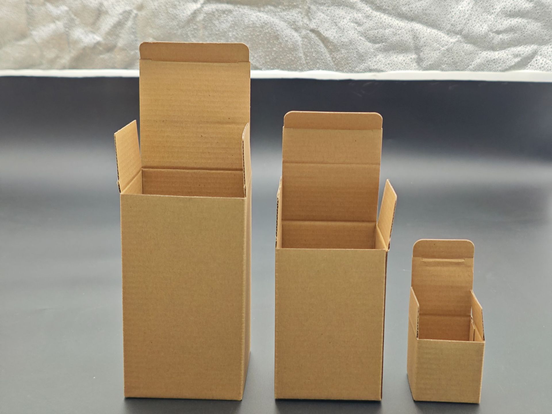 批发通用牛皮纸盒 三层瓦楞包装盒 产品外包装正方形长方形扣底盒-阿里巴巴