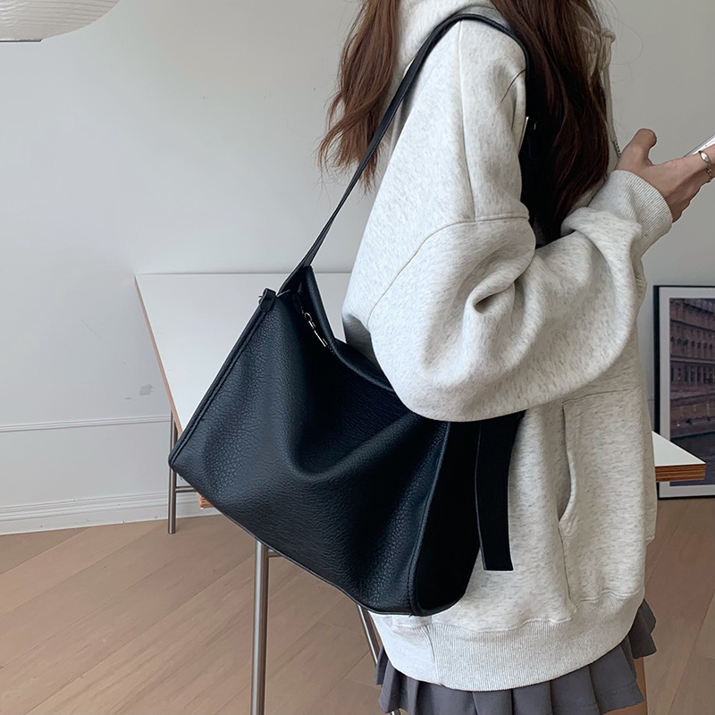Women's Large Capacity Shoulder Bag