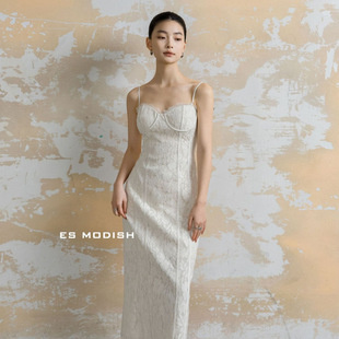 ES MODISH 春季新品法式气质鱼骨修身开叉连衣裙高级感V领吊带裙-阿里巴巴
