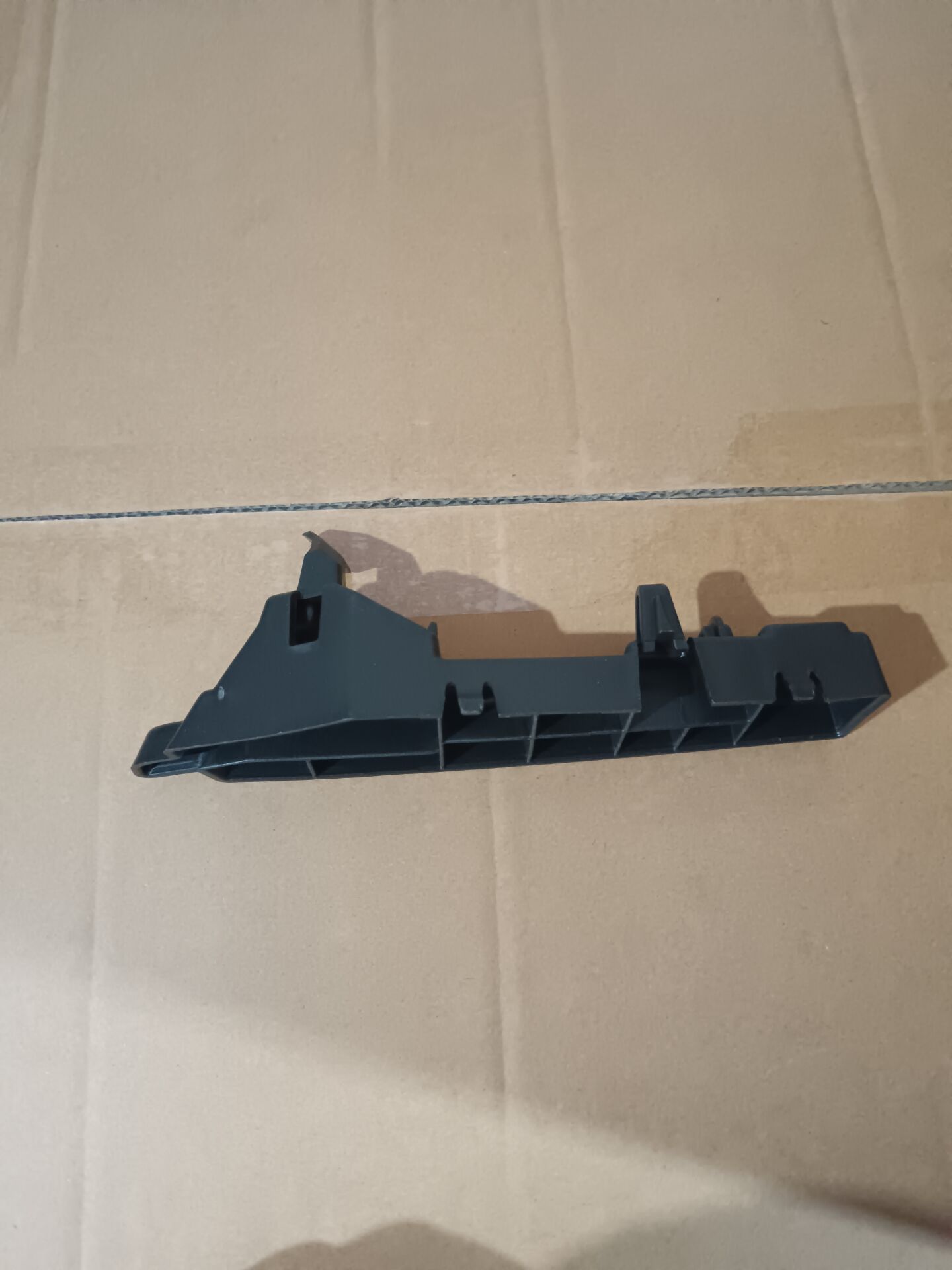 适用于保时捷汽车配件新款帕拉梅拉971叶子板支架R 971807284-阿里巴巴