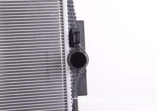 适用奔驰宝马 冷却液冷却器 17118484638 17118484639-阿里巴巴
