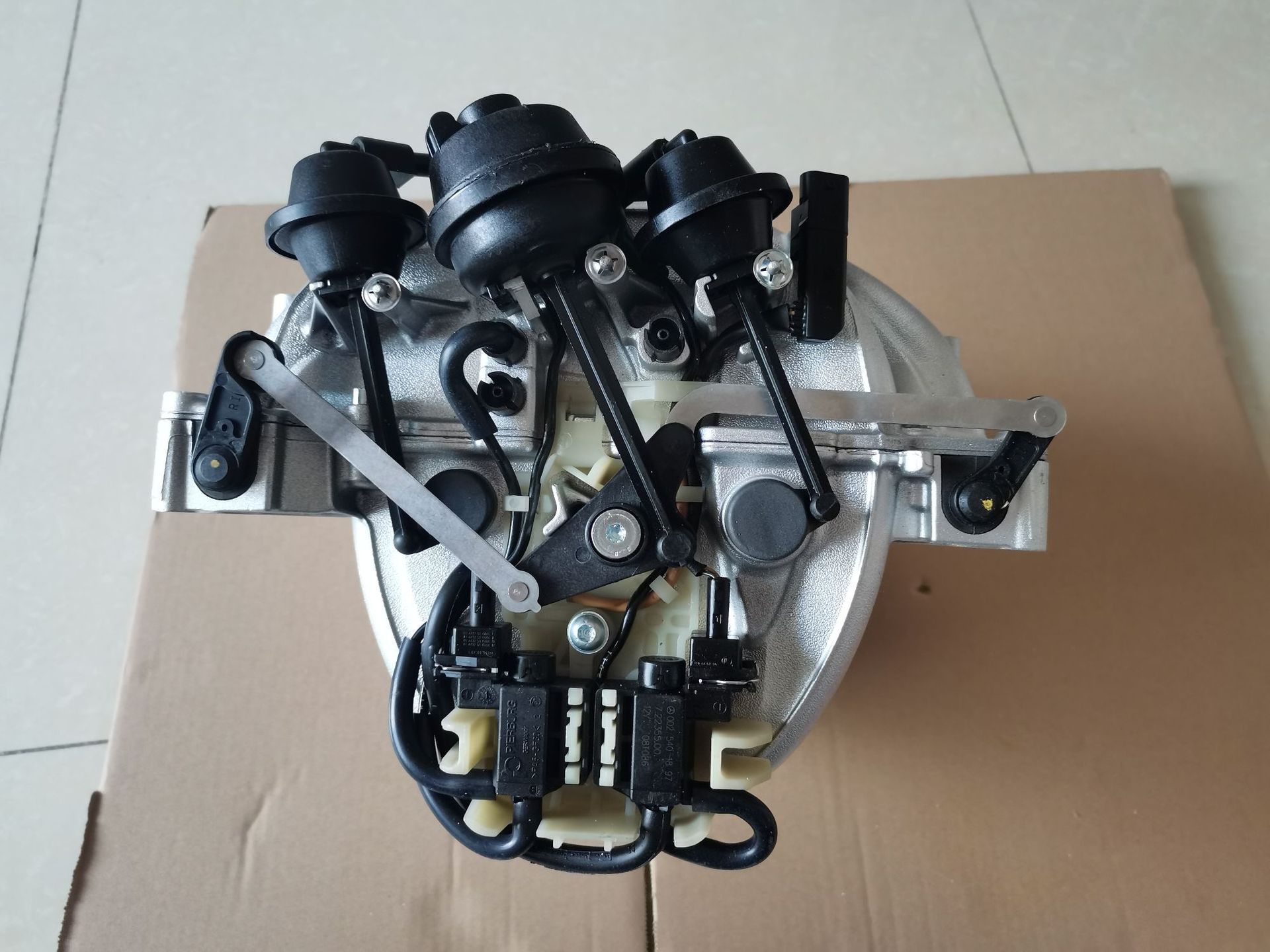 2721402401 A2721402201适用于道奇奔驰6缸272发动机进气歧管总成-阿里巴巴