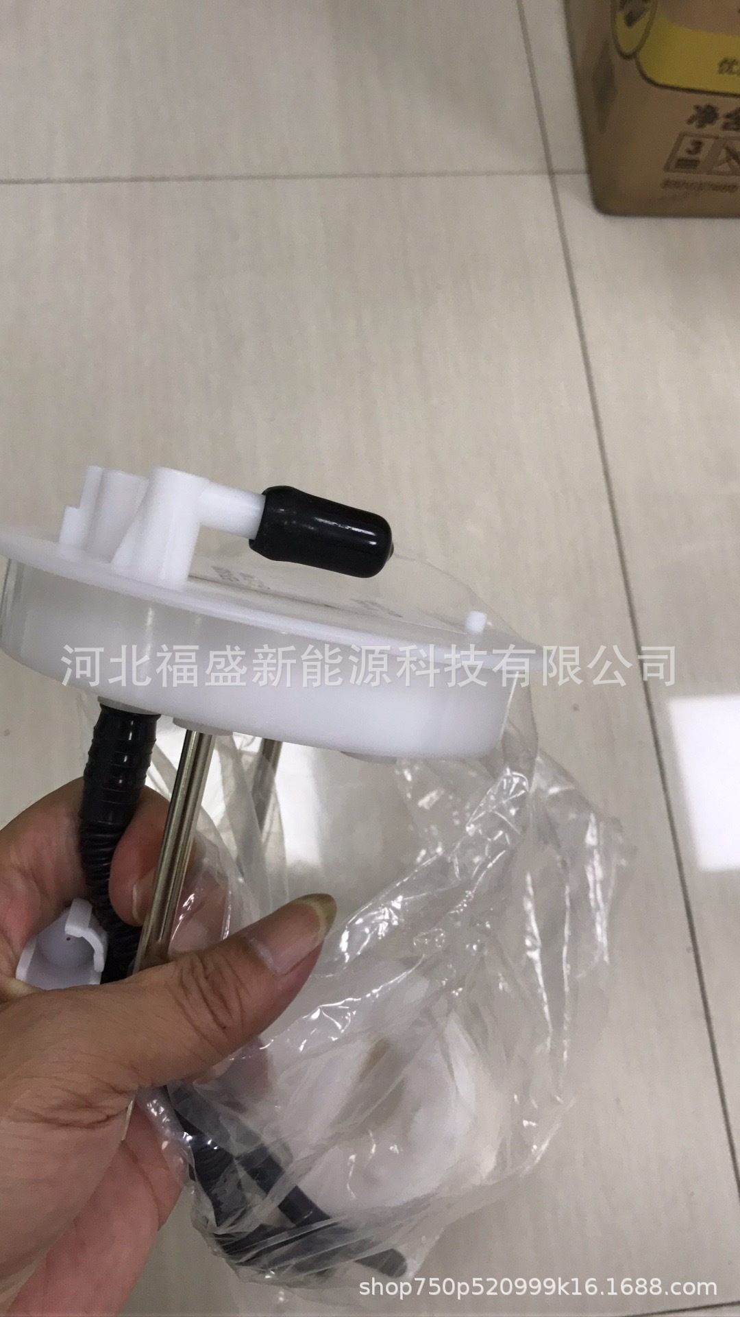 标准产品汽油格 燃油滤清器 fuel filter 型号：PE20-13-35X-阿里巴巴