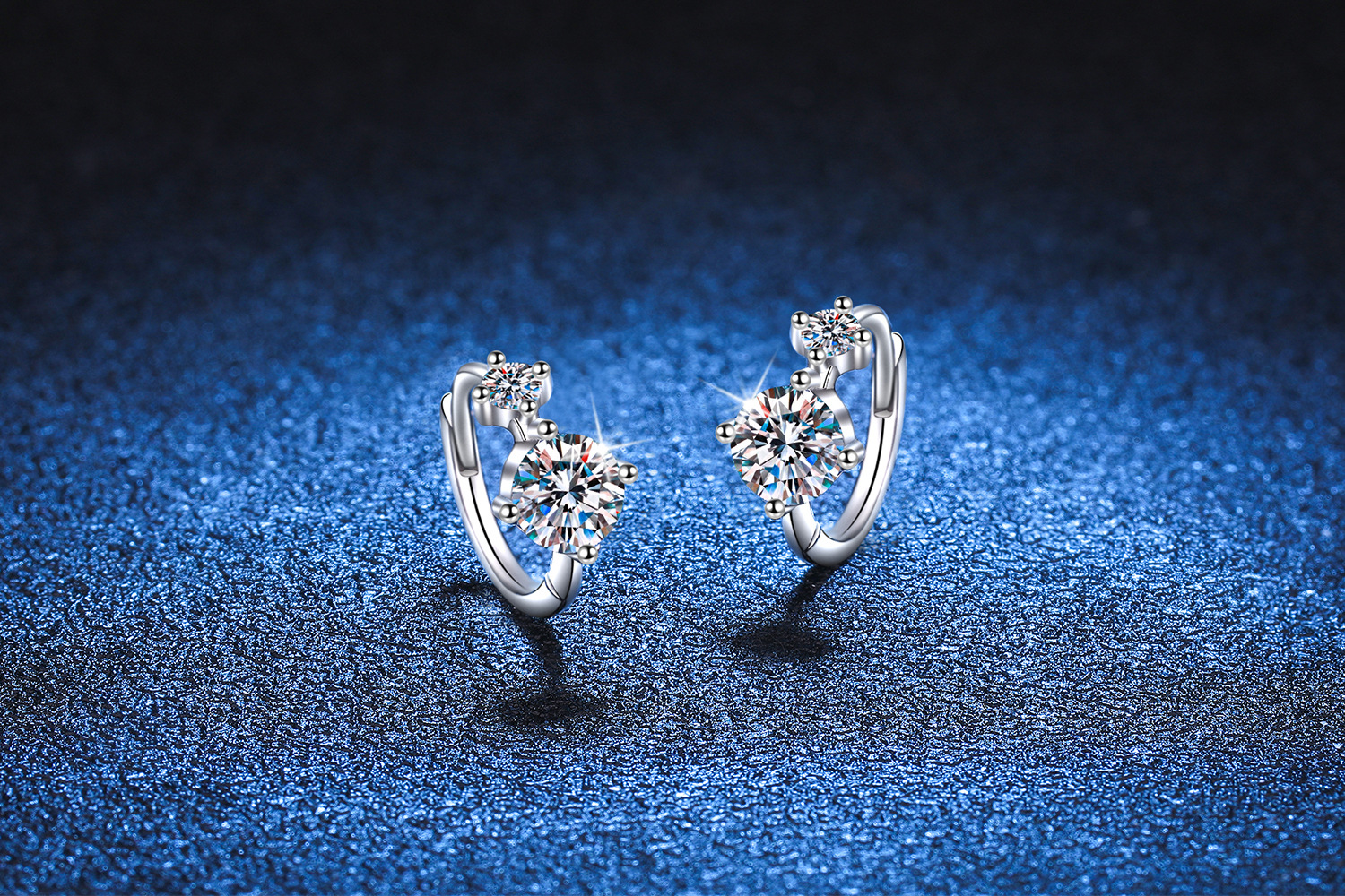 s925纯银耳环镀pt950气质简约耳圈莫桑石耳钉D色莫桑石耳环女耳饰-阿里巴巴