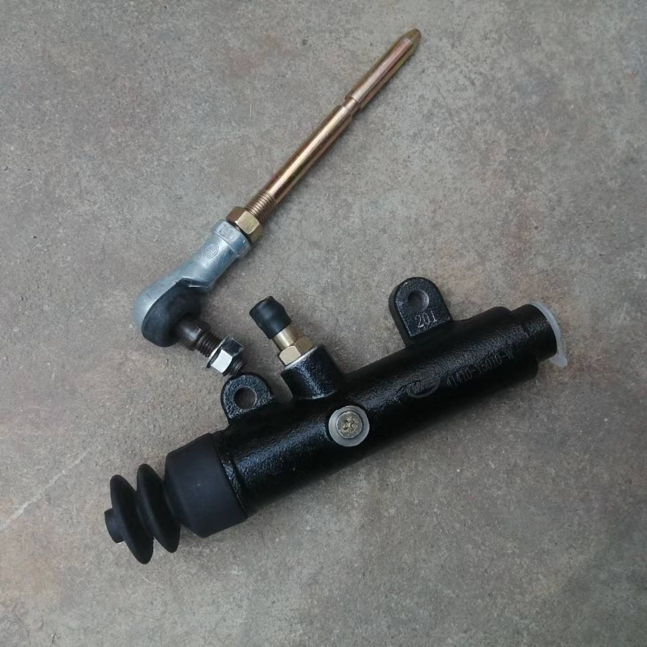 重汽豪沃配件 解放欧曼北奔 格尔发离合器总泵总成 41410-Y5010-W-阿里巴巴