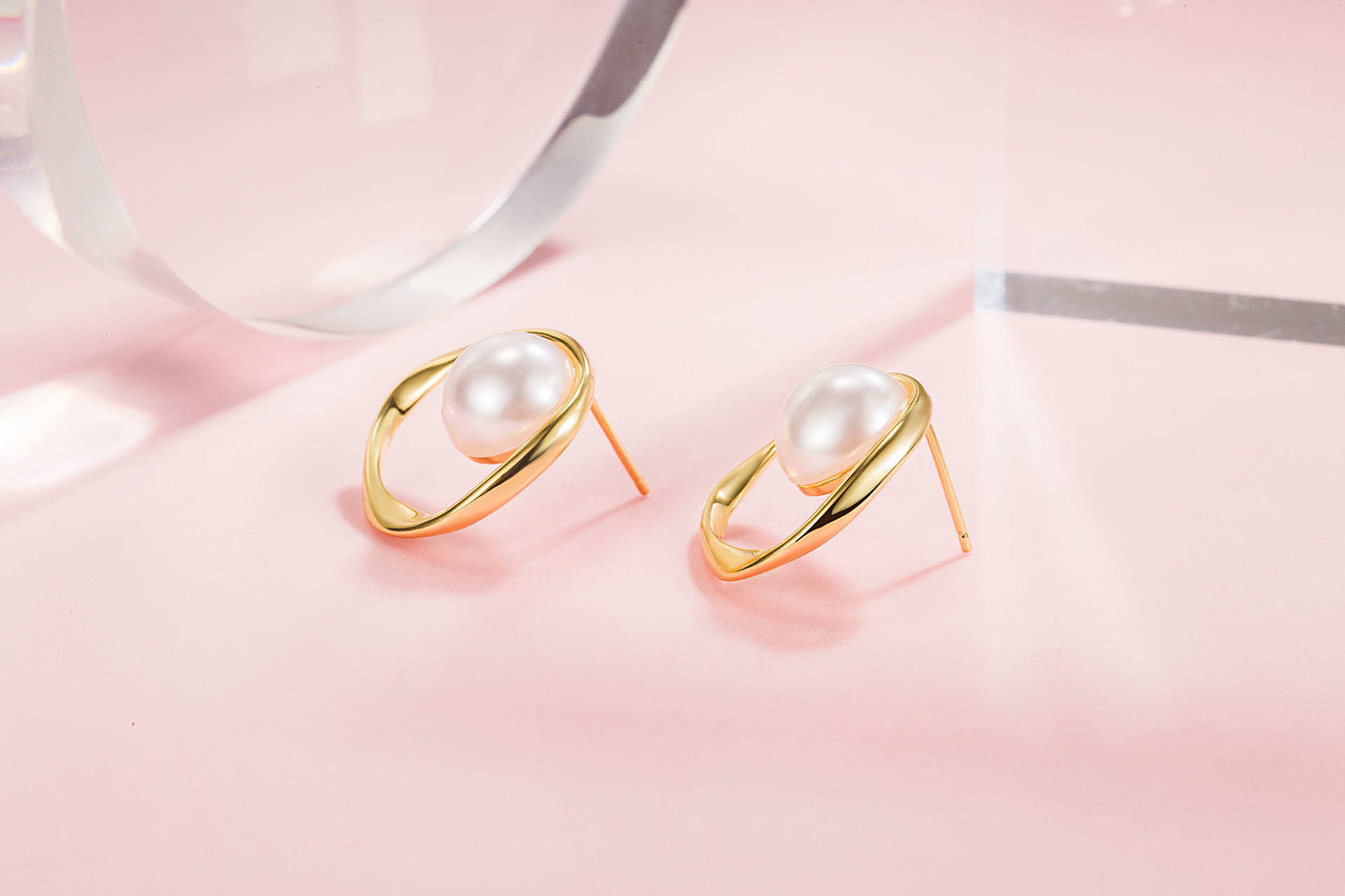 2022新潮高级感夸张珍珠耳钉莫比乌斯三角形耳环简约气质名媛耳饰-阿里巴巴