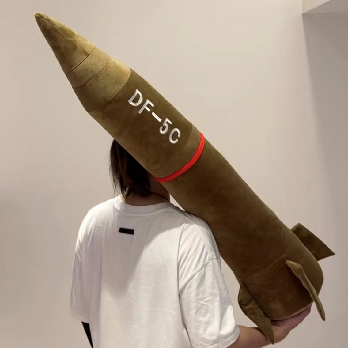df5c导弹抱枕东风5c仿真火箭弹毛绒靠枕睡觉枕DF61装饰摆件送朋友-阿里巴巴