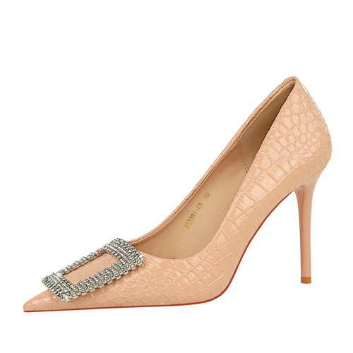 3391-K63 style patent leather single shoe with thin heel, pointed toe ...