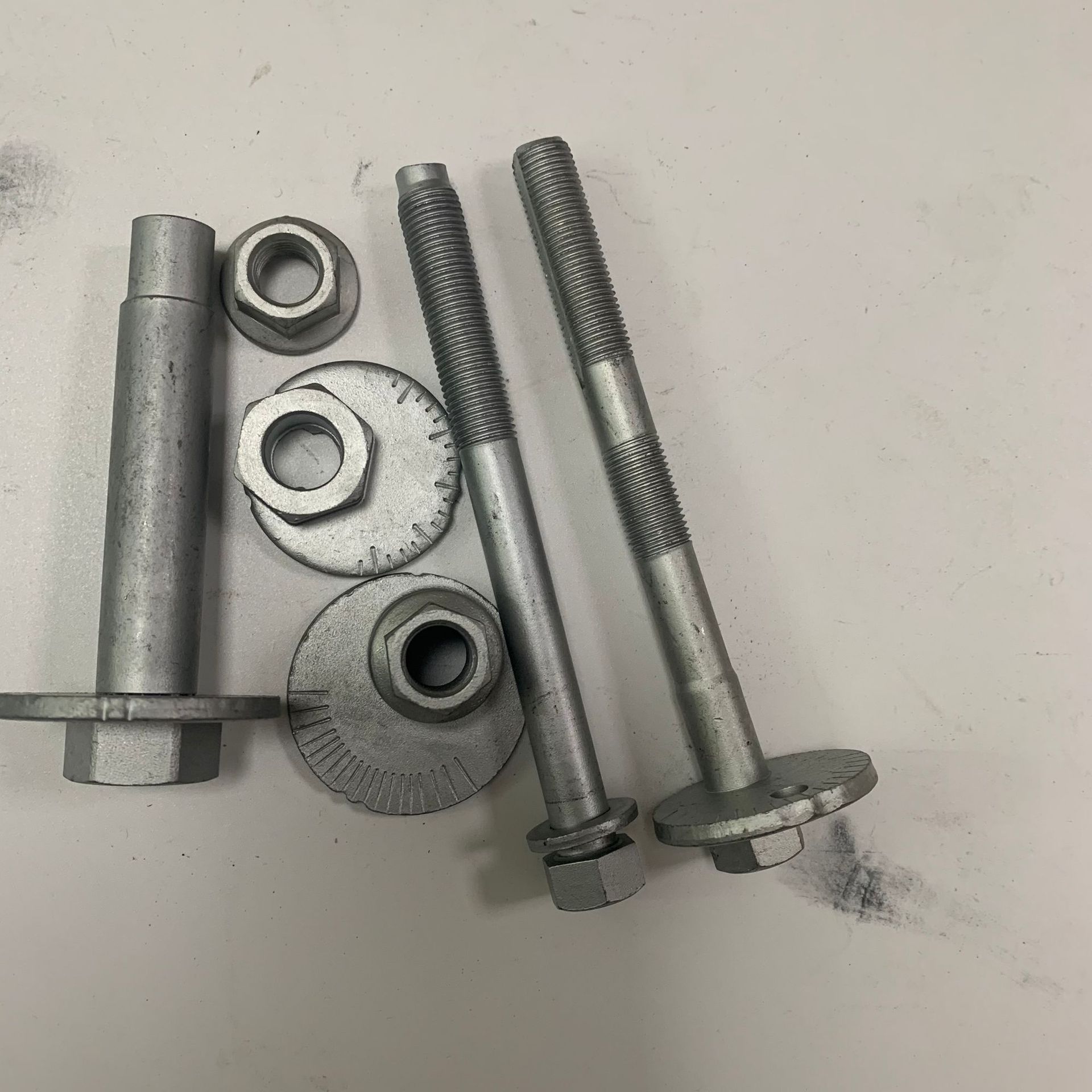 48190-0K030适用于丰田海拉克斯VIGO四驱下悬挂螺丝短48190-0K010-阿里巴巴