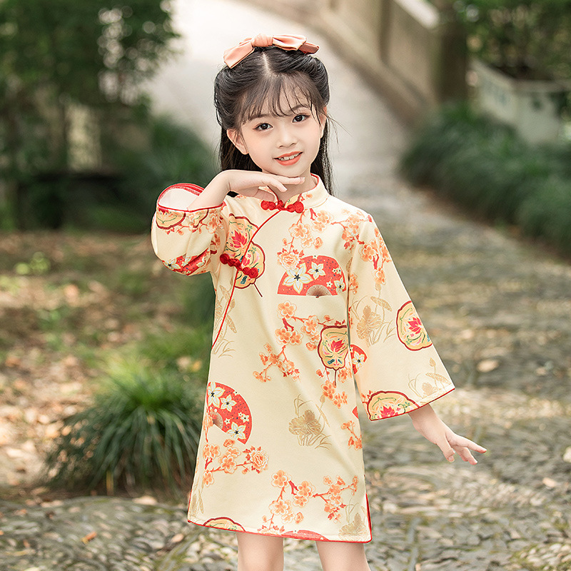 Children's cheongsam show in the spring and autumn wind restoring ...