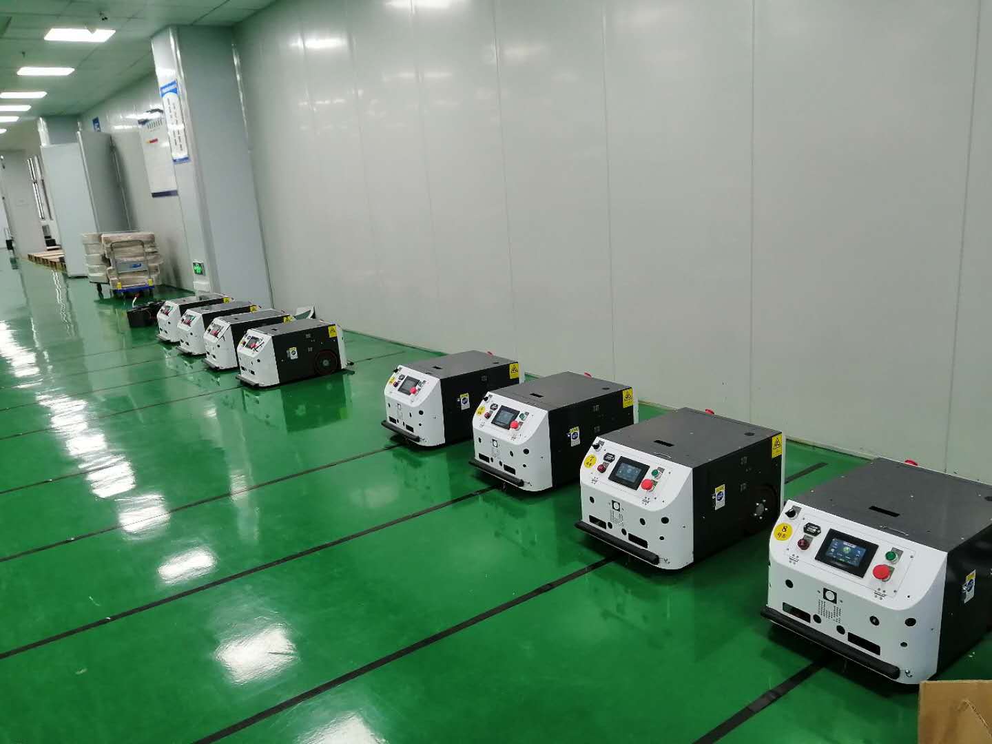 智能无人运输自动搬运机器人 前后双向背负式agv小车 厂家可非标-阿里巴巴