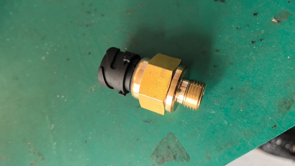 卡车压力传感器 H53.825813 H53825813 21345733 0095421918-阿里巴巴