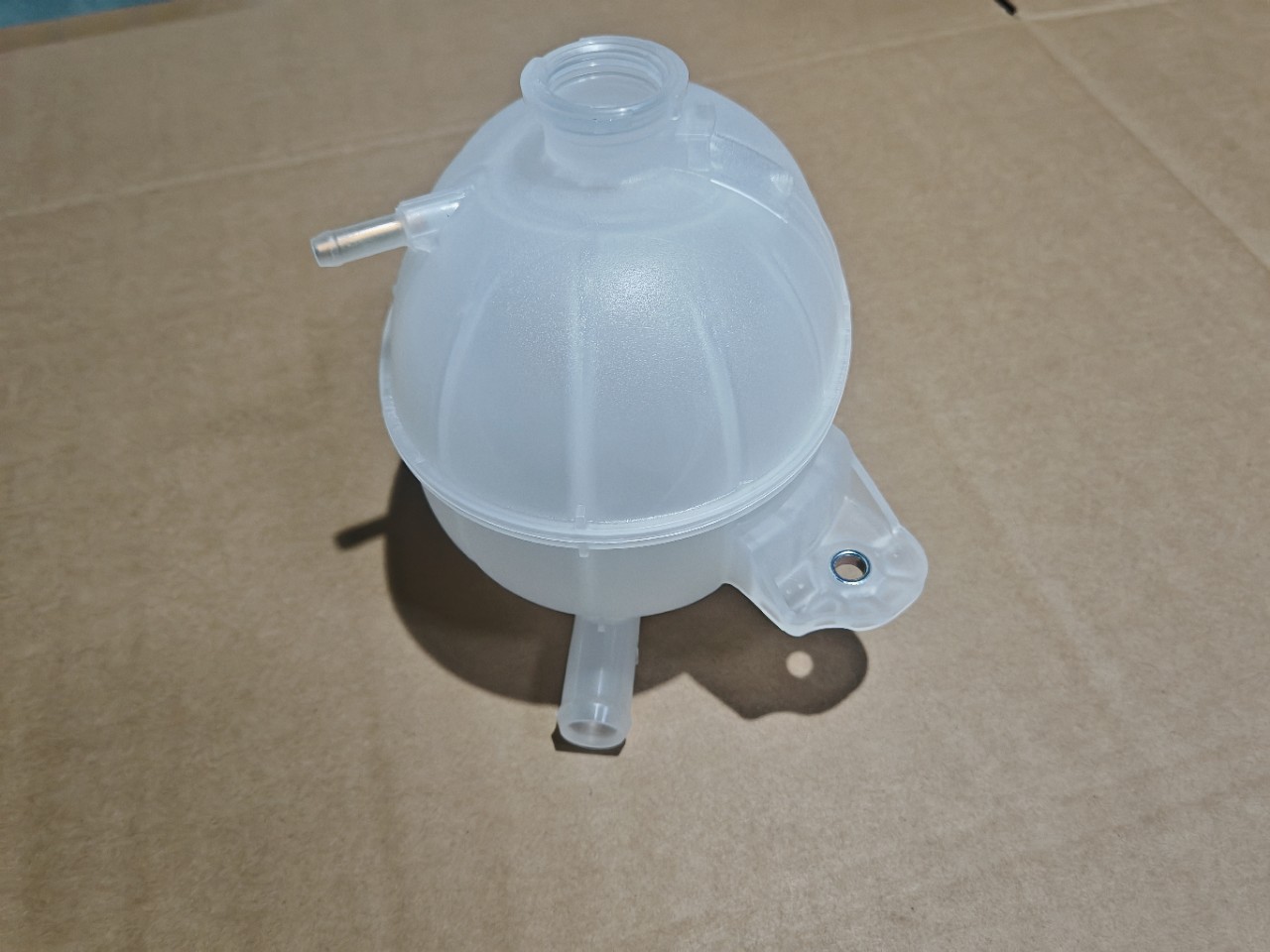 厂家生产全新汽车水箱途胜膨胀水壶25431-D3500途胜水壶膨胀水箱-阿里巴巴