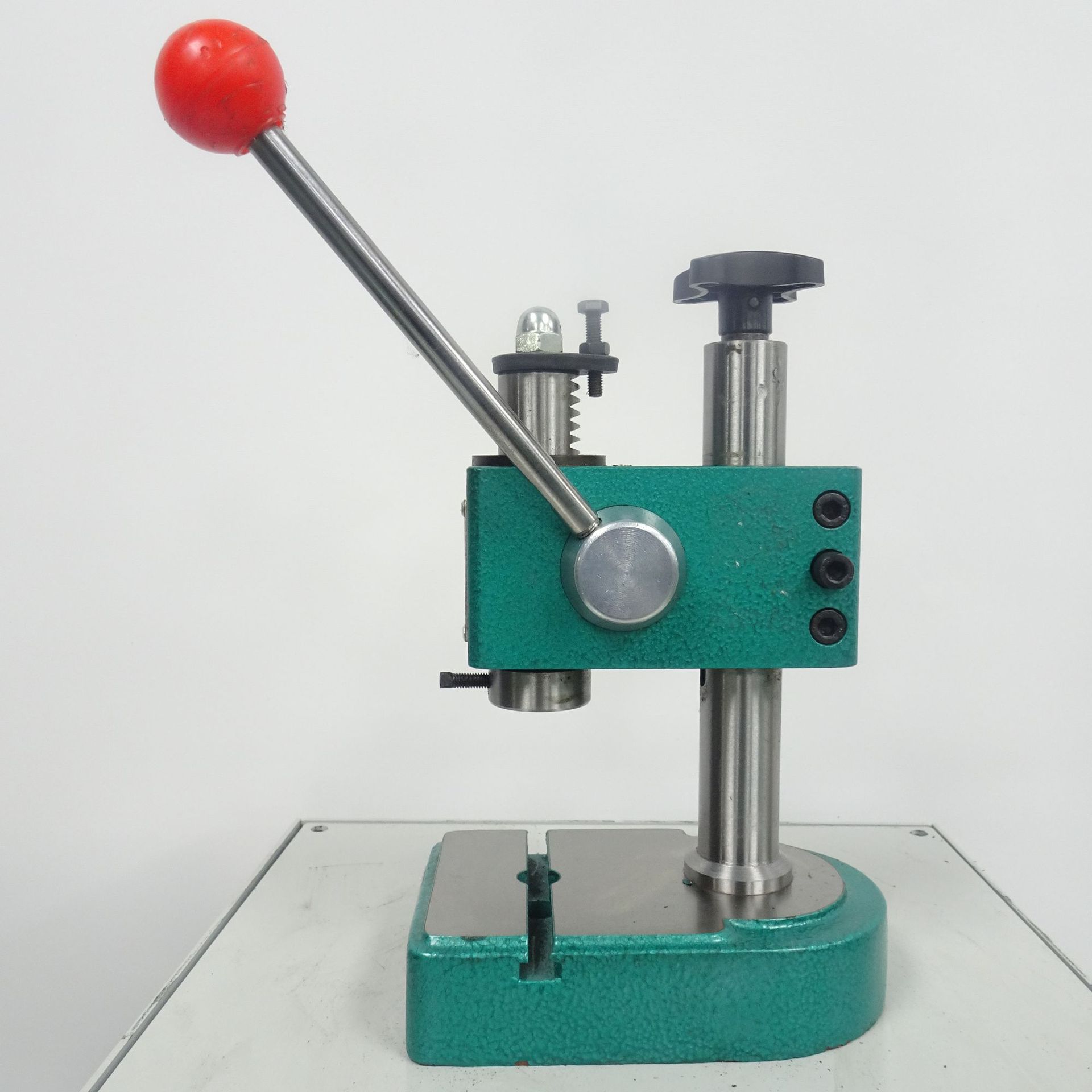 厂家直供600kg小型台式精密手动压力机 单柱杠杆式手板压床手啤机-阿里巴巴