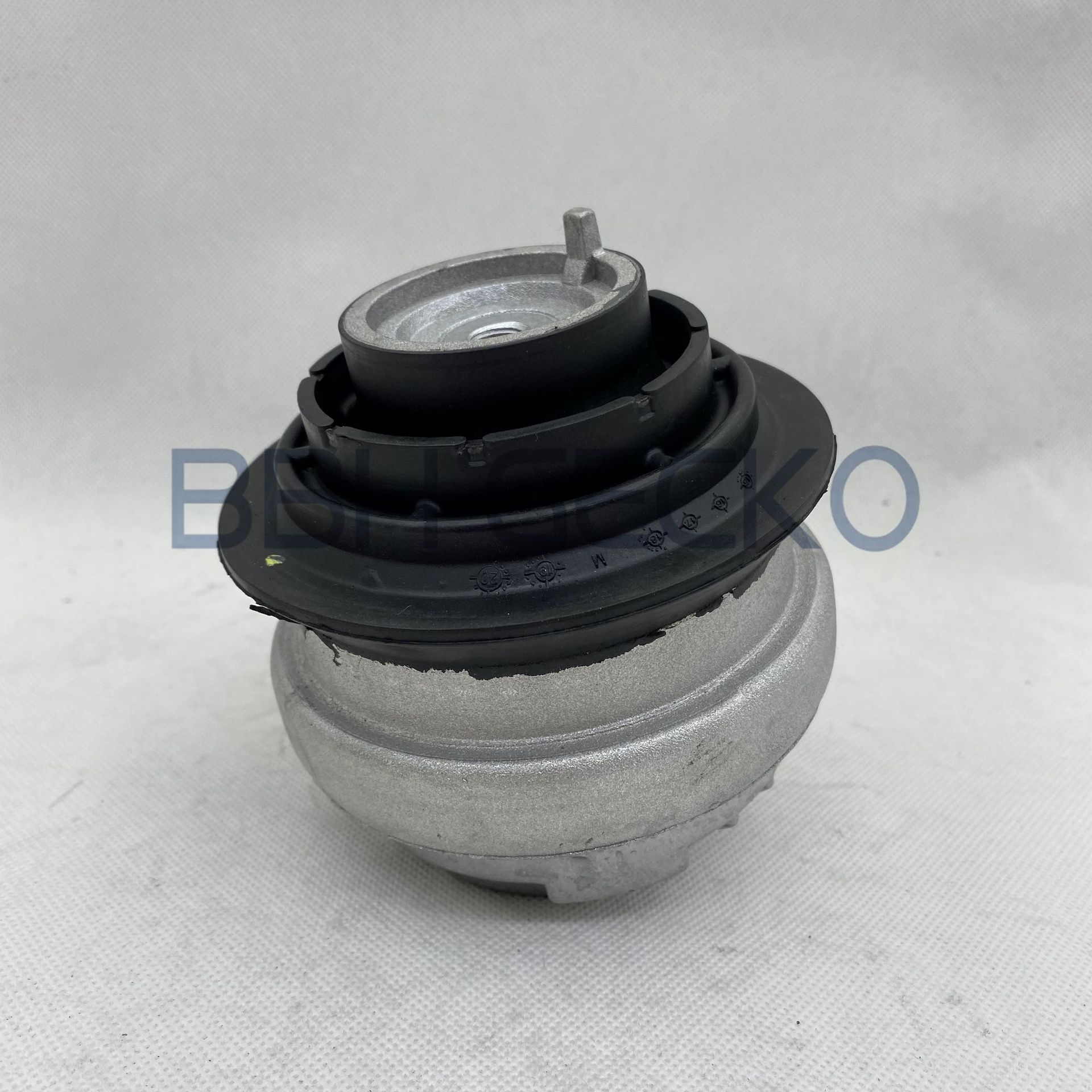 跨境热卖适用于奔驰发动机支架2212401117大量现货 工厂直销-阿里巴巴