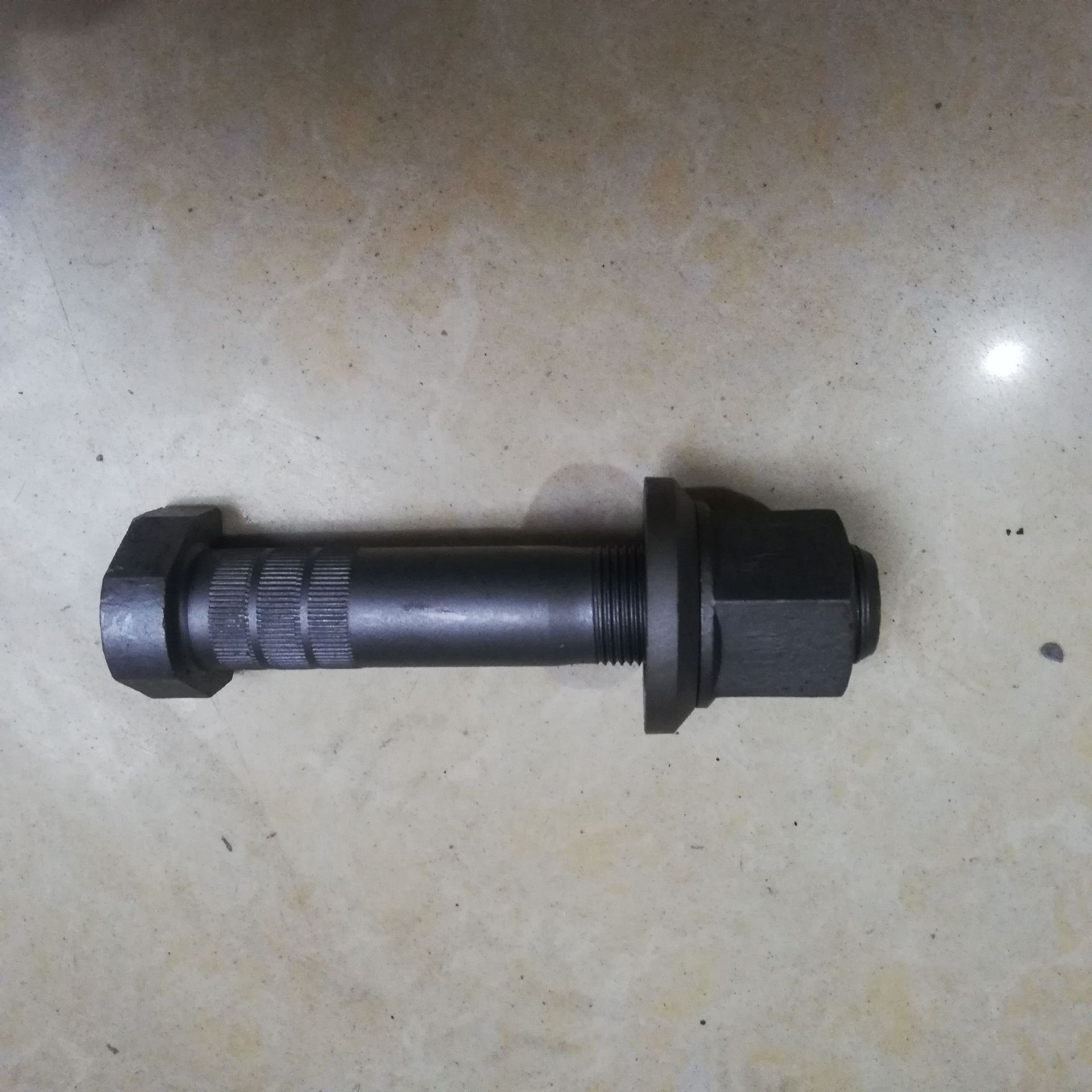 量大从优 SINOTRUK豪沃配件WG9112340123 斯太尔加长加粗轮胎螺栓-阿里巴巴