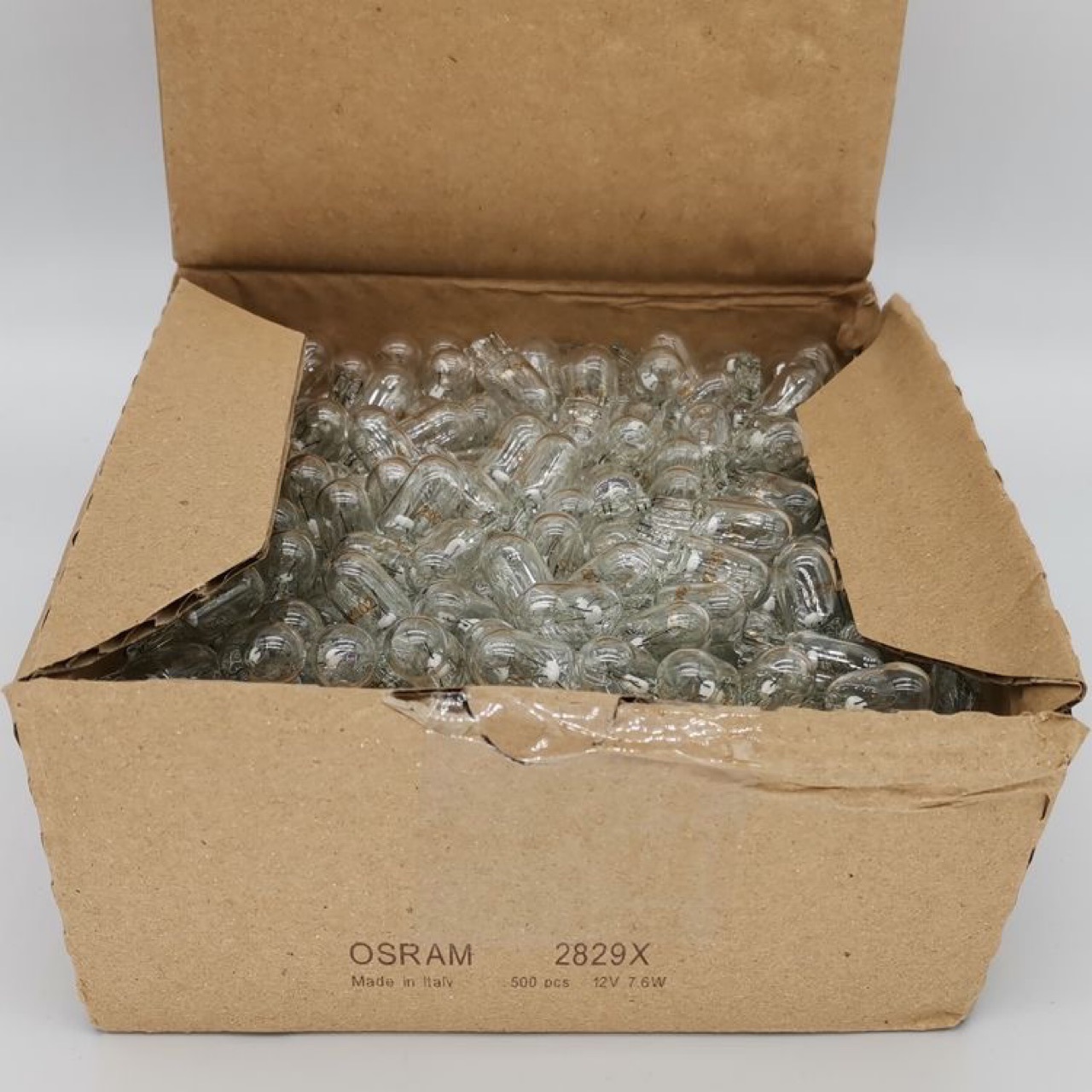 TOSHIBA 12V 8W T10 W8W日本东芝小插泡汽车示宽牌照室内阅读灯泡-阿里巴巴