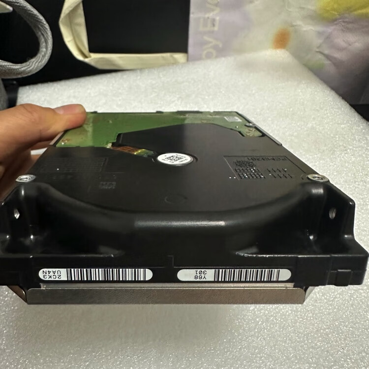 16T 硬盘 16TB HC550 氦气盘 WUH721816ALE6L4 DC HC550企业-阿里巴巴