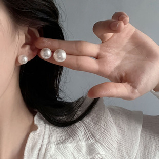 ins博主fever同款s925银针高质量珍珠耳钉气质复古高级感耳饰批发-阿里巴巴