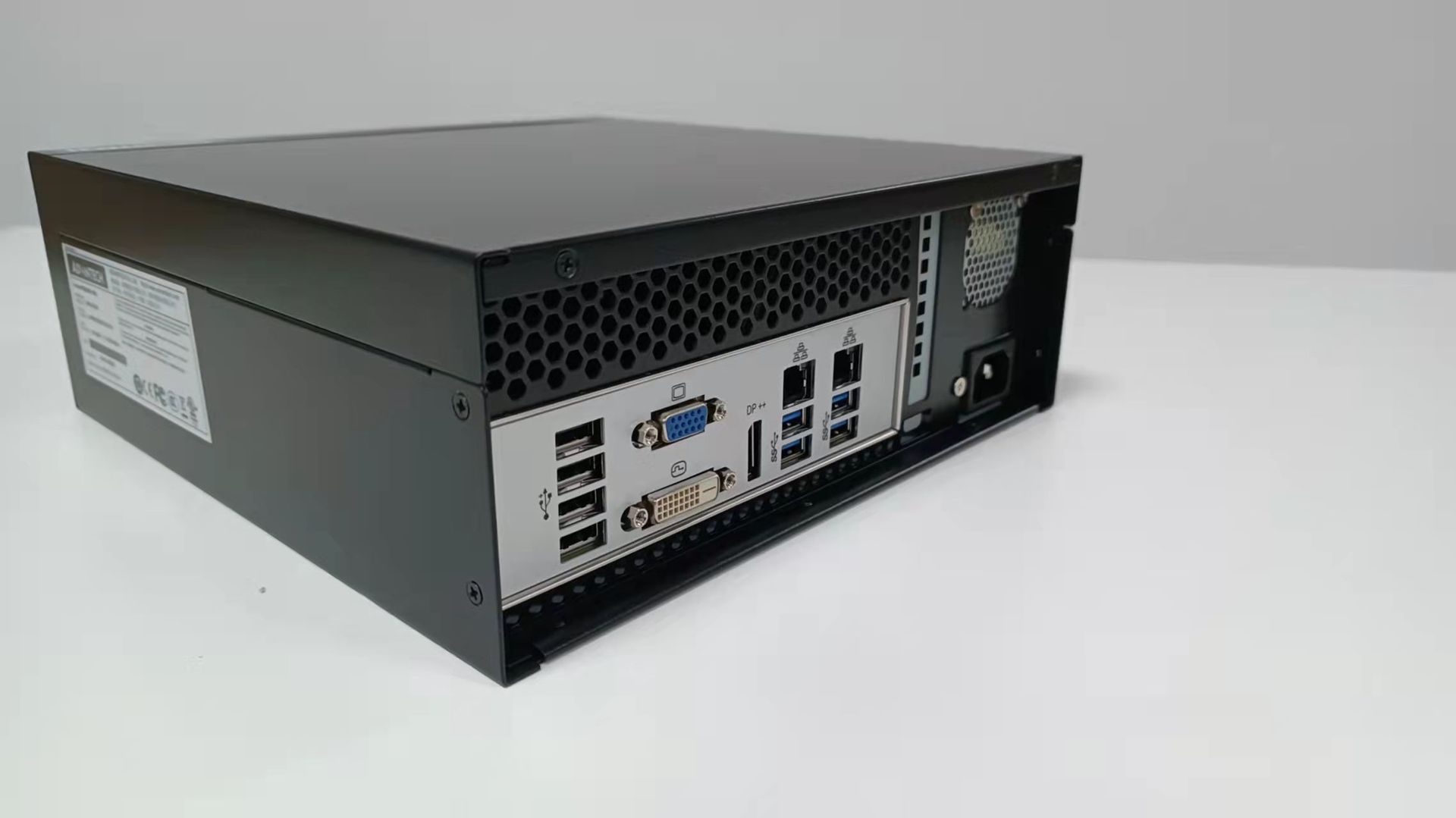 研华小型工控机箱，EPC-B2205 搭配AIMB-205 可装6-7代处理器，-阿里巴巴