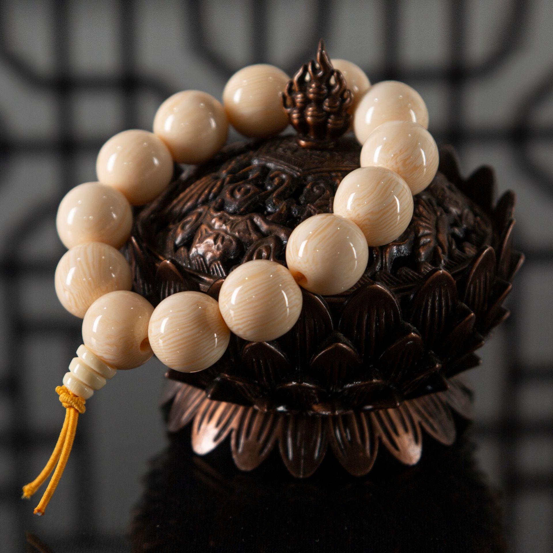 仿猛犸象牙佛珠手串树脂手链文玩单圈小饰品20mm圆珠念珠水晶佛塔-阿里巴巴