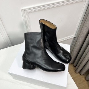 新款mm6分趾靴经典款Tabi爆裂镜面银色真皮猪蹄马蹄短筒粗跟短靴-阿里巴巴