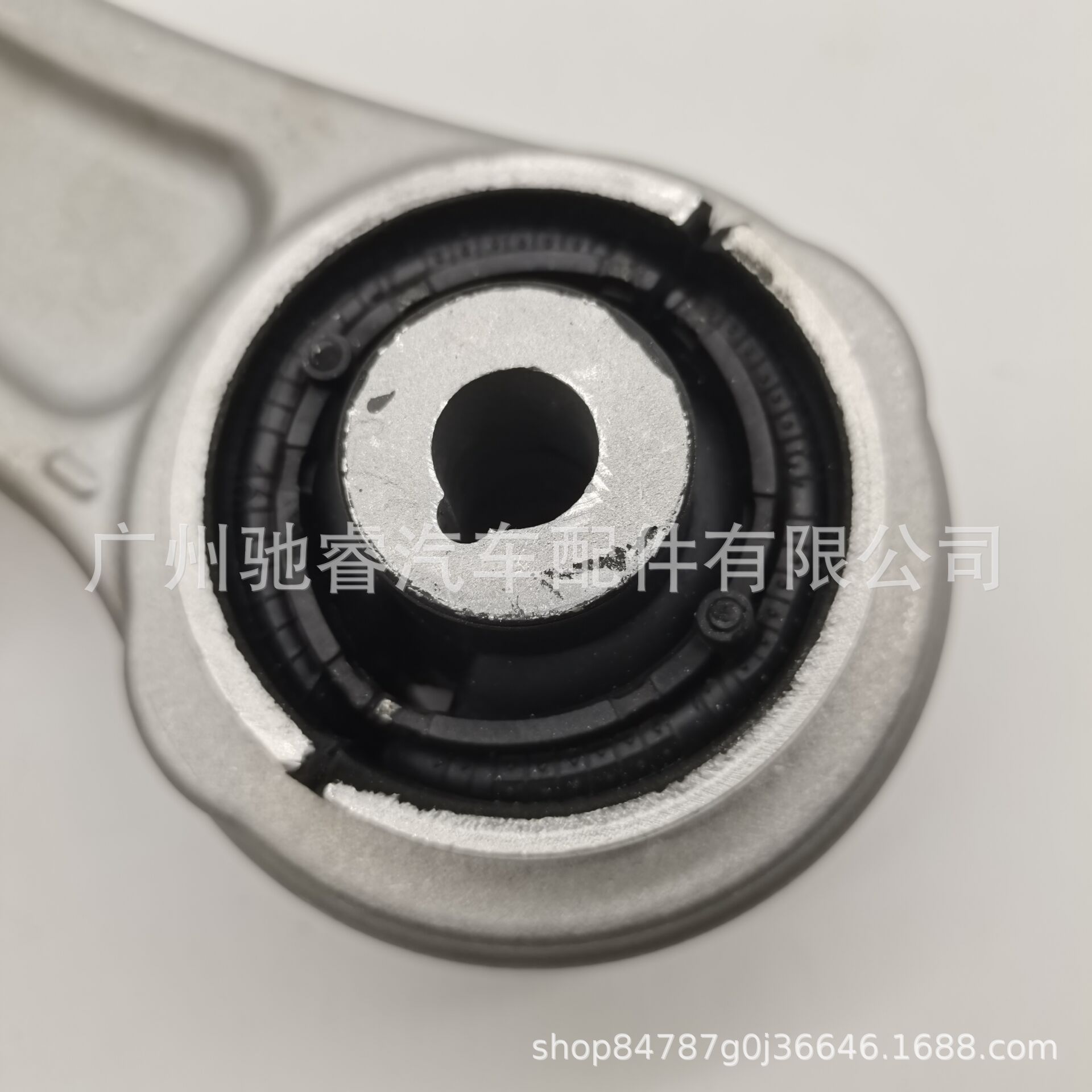 A2053301907适用于奔驰W205前下控制臂 下摆臂直臂A2053302007-阿里巴巴