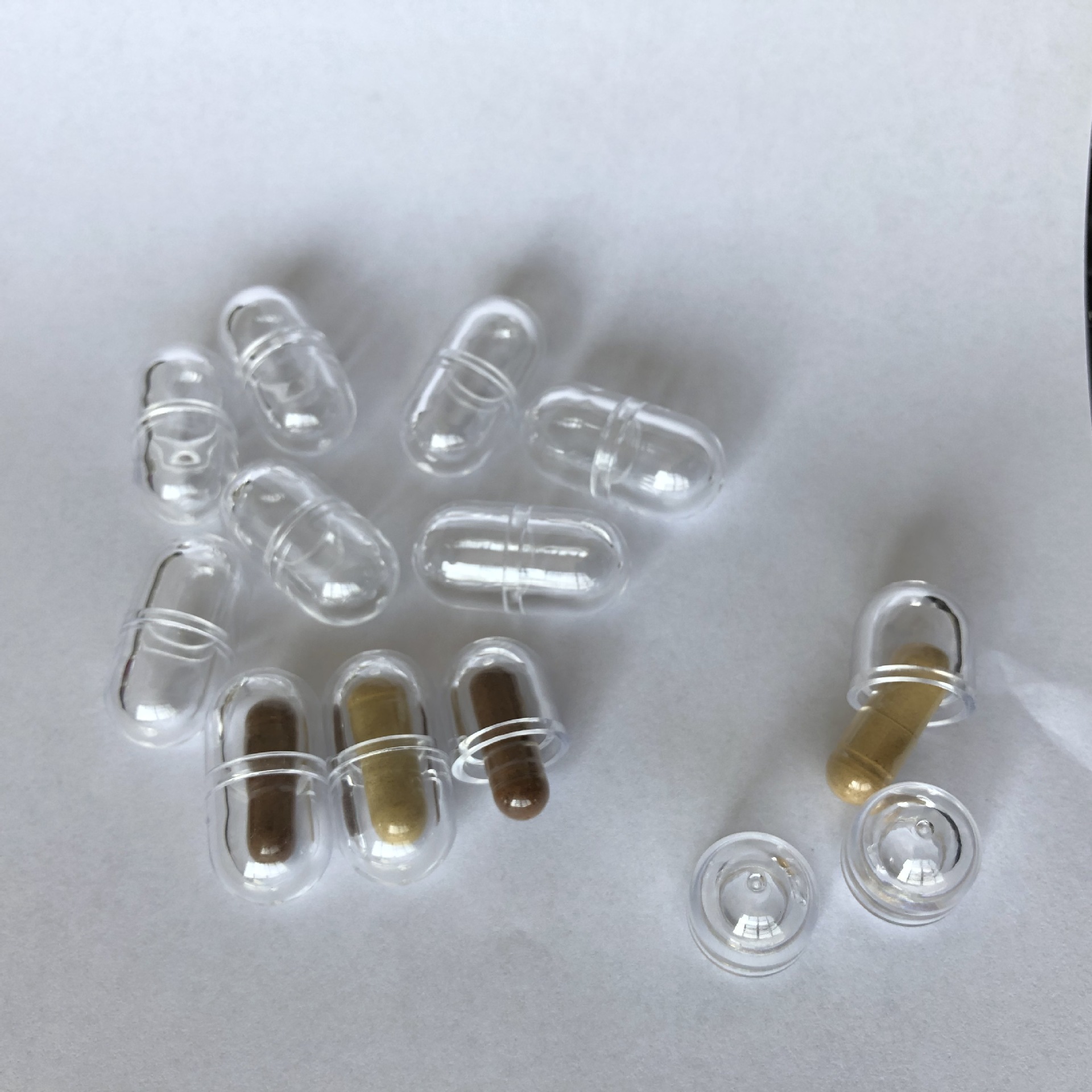28mm，32mm工厂现货批发加工塑料亚克力透明胶囊壳医用 阿里巴巴